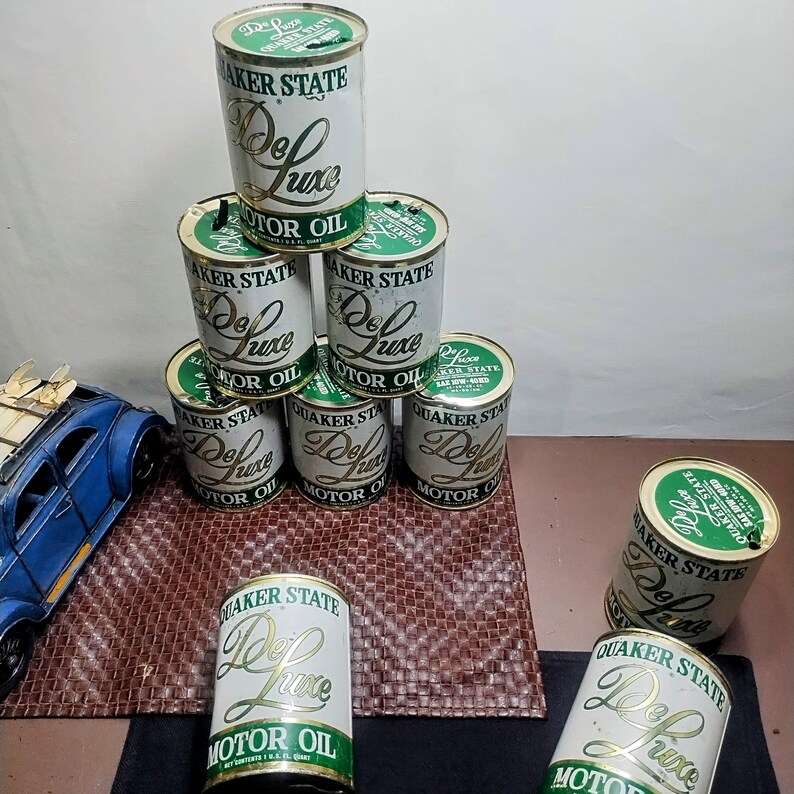 Upcycle Shop Oil Cans - Rustic Old Oil Can Display - Vintage Quaker ...