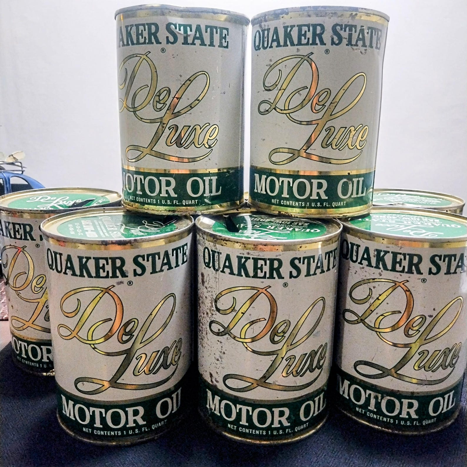 Upcycle Shop Oil Cans - Rustic Old Oil Can Display - Vintage Quaker ...