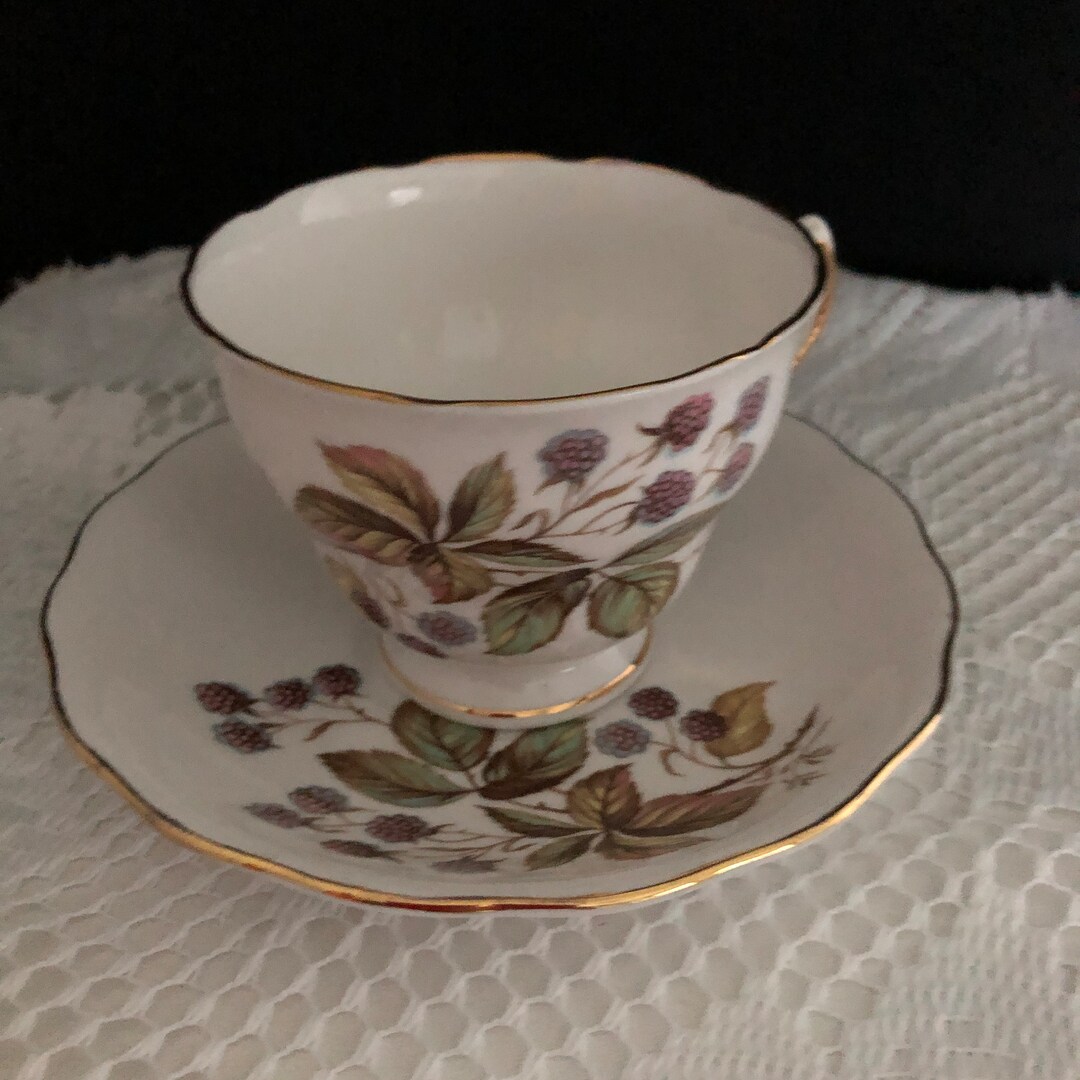 Royal Vale - Blackberry - Green Leaves - Gold Trim - Scalloped Rim ...