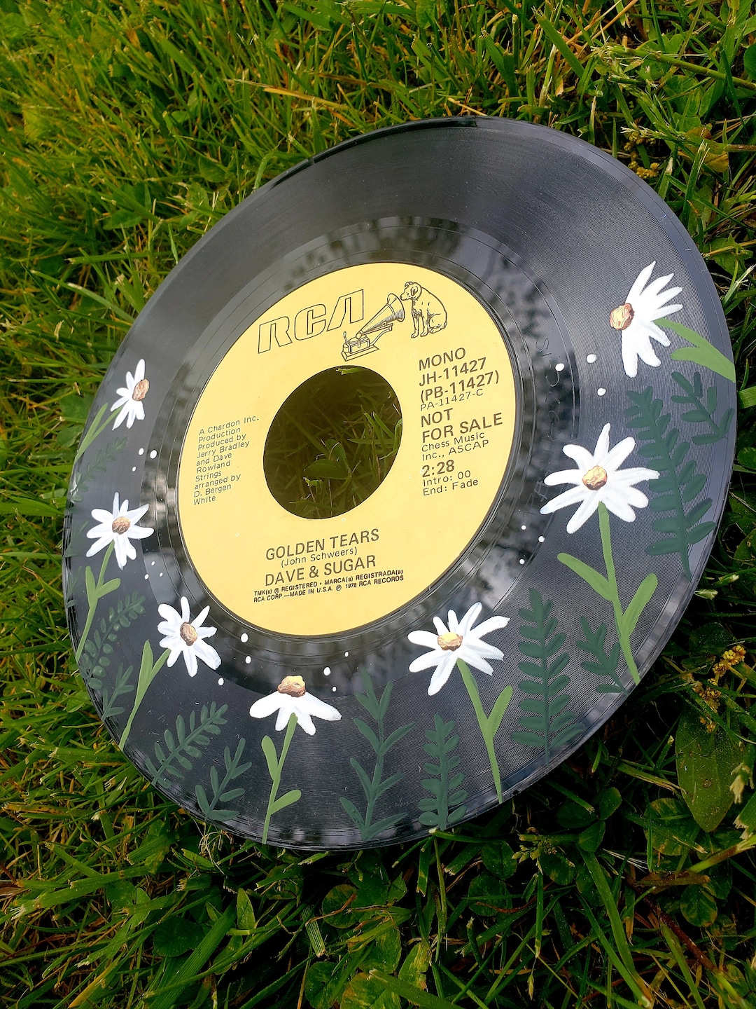 Daisies Painted on 45 Vinyl Record, Upcycled Vinyl Art, Vintage Decor ...