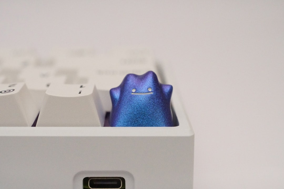 Space Blue Ditto Artisan Keycap Colorshift Resin Cast Keycap Custom ...