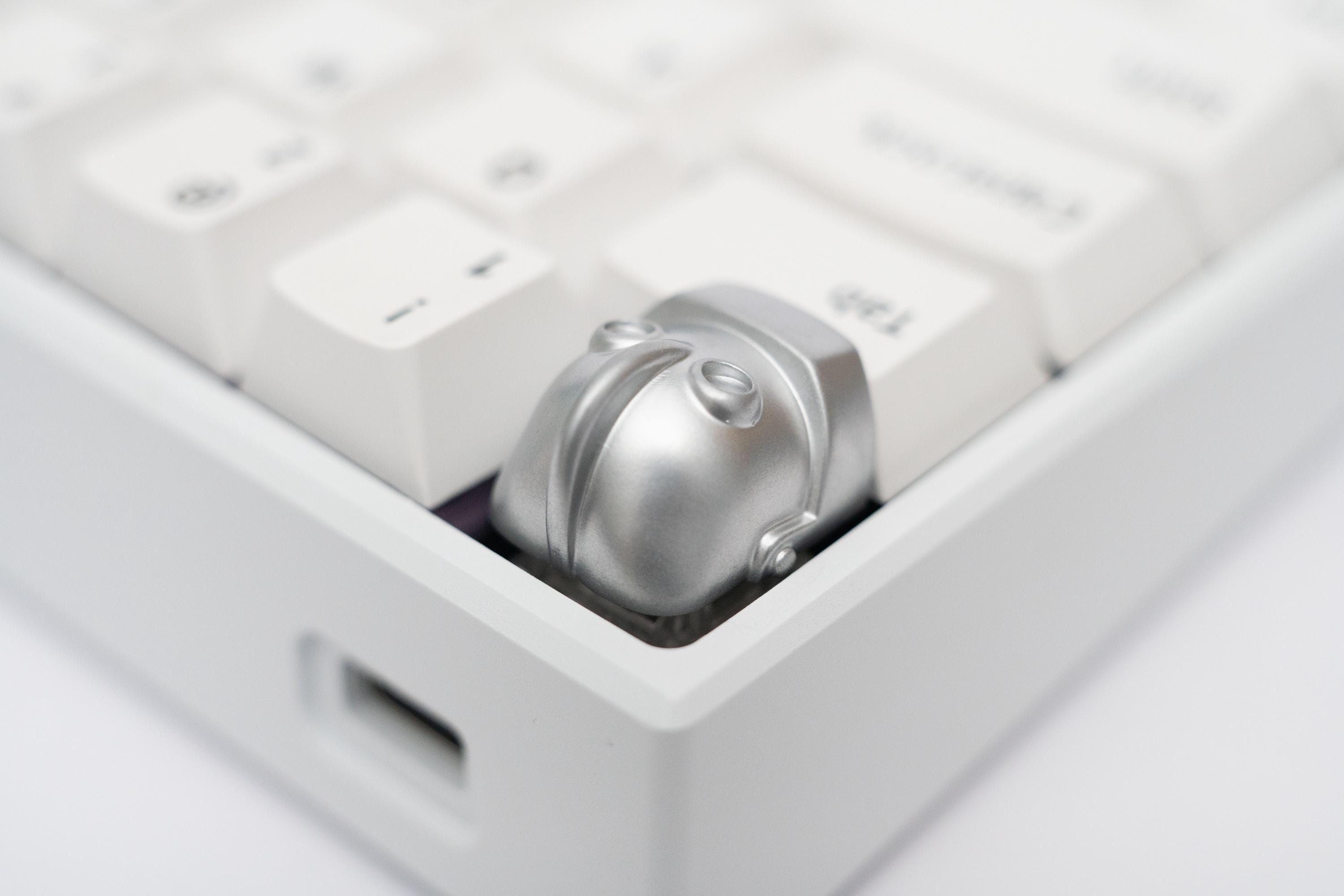 Iron Giant Keycap - Handmade Resin Artisan Keycap - Etsy