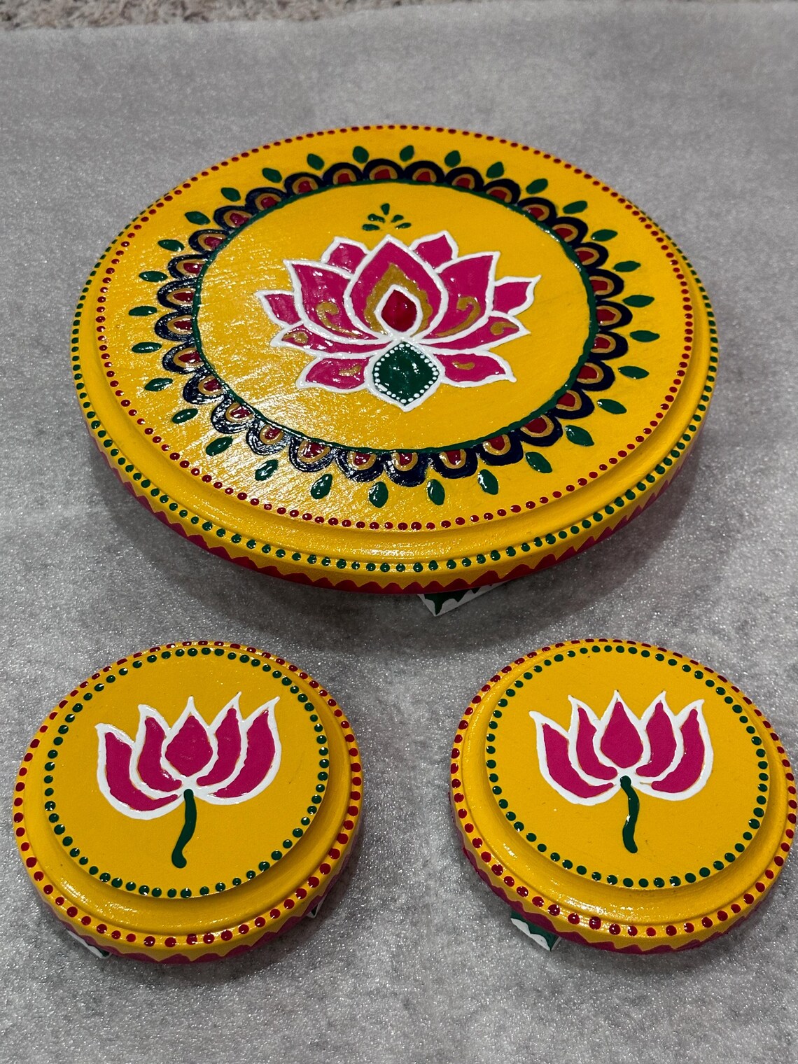 Beautiful Set of 3 : 8 Inch Round Kolam Chowki With Two 4 Inch Small ...