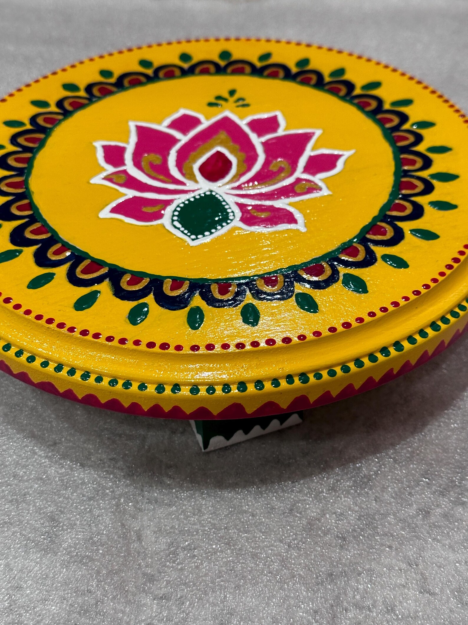 Beautiful Set of 3 : 8 Inch Round Kolam Chowki With Two 4 Inch Small ...