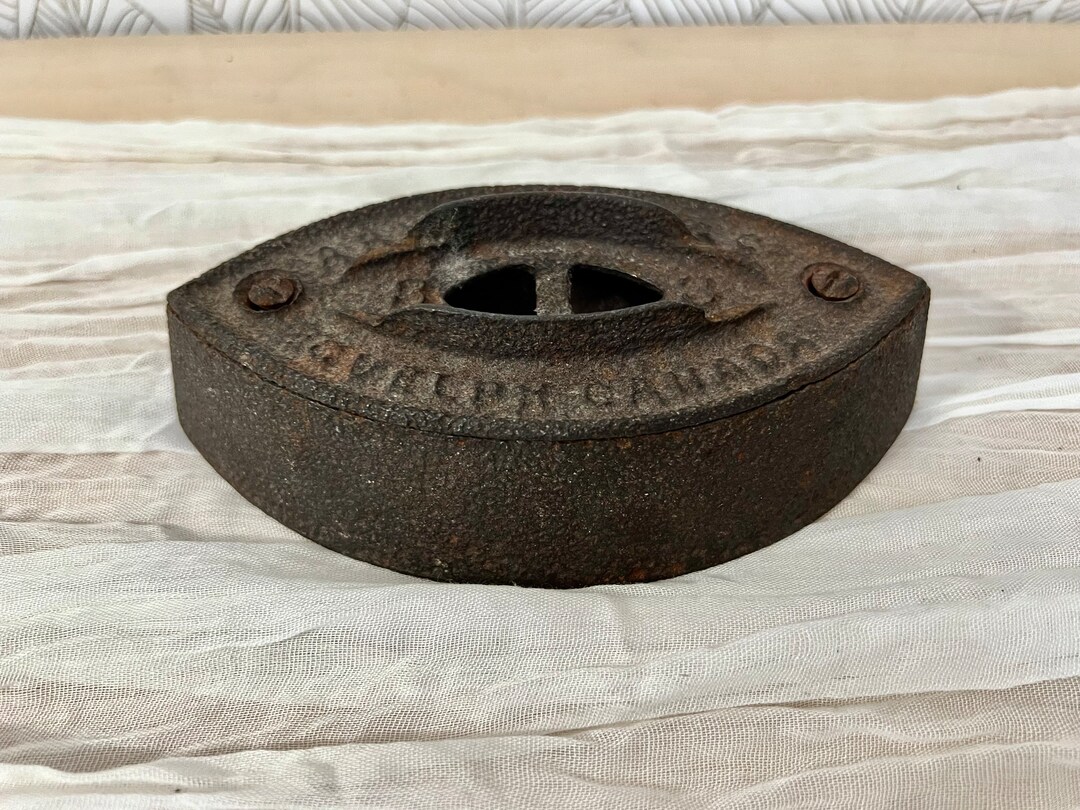 Antique Canadian Cast Iron Sad Iron – A.R. Woodyatt & Co., Guelph ...