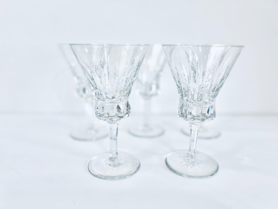 Vintage Bayel Crystal Tulip-shaped Liquer Glasses From the Versailles ...