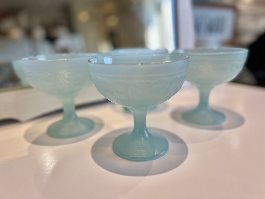 Luminarc Blue Frosted Sherbert Bowls With Blue Satin Embossed Fruits ...