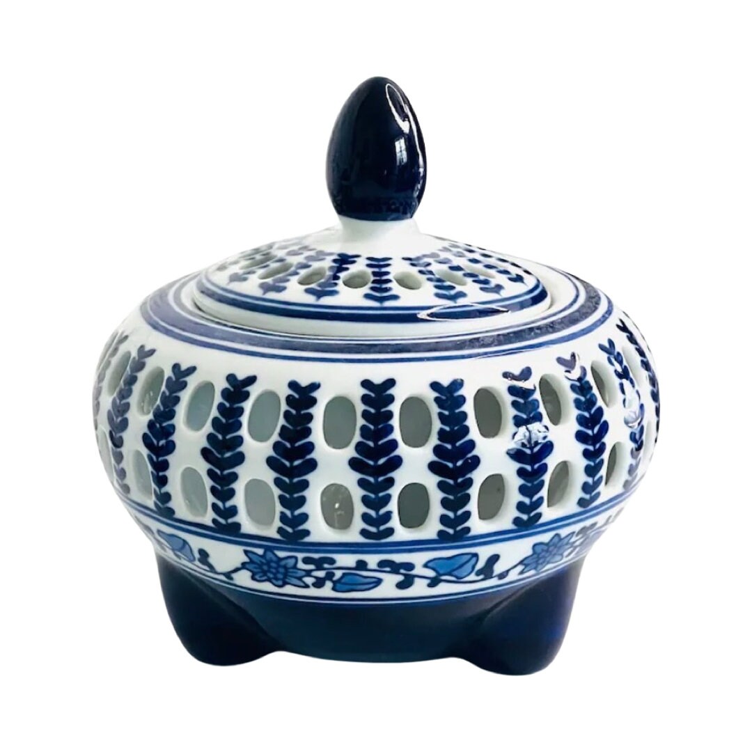 Vintage Blue and White BOMBAY Covered Potpourri Dish. Blue and White ...