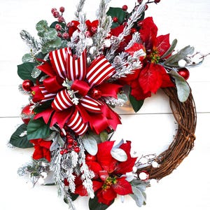 Poinsettia Christmas Wreath, Two Lovely Vibrant, Shimmery Poinsettias ...