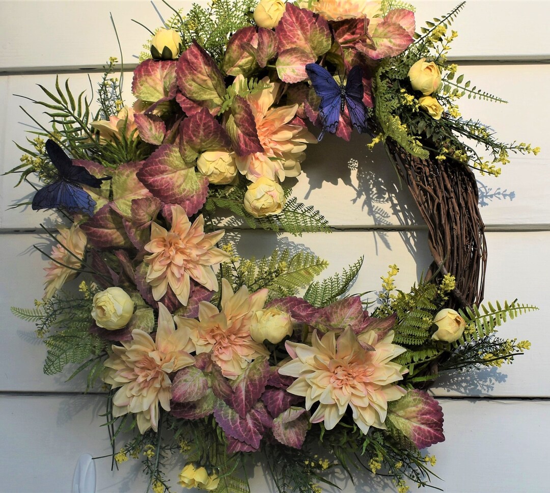 Pale Peach Ice Cream Color Dahlias, Front Door Wreath on Grapevine ...