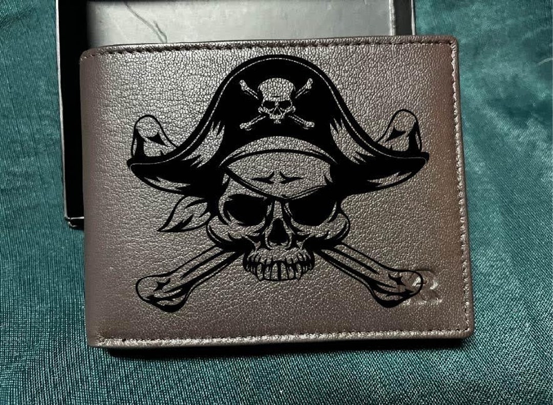 Engraved Leather Pirate Wallet | Gamer Skull Crossbones Wallet ...
