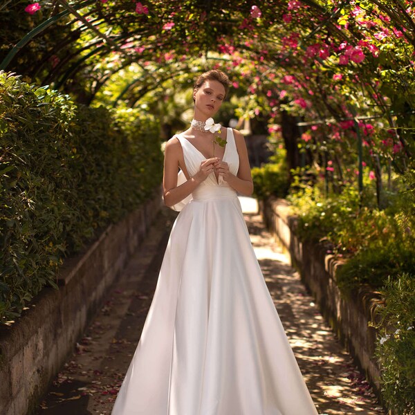 V Back Wedding Dress - Etsy