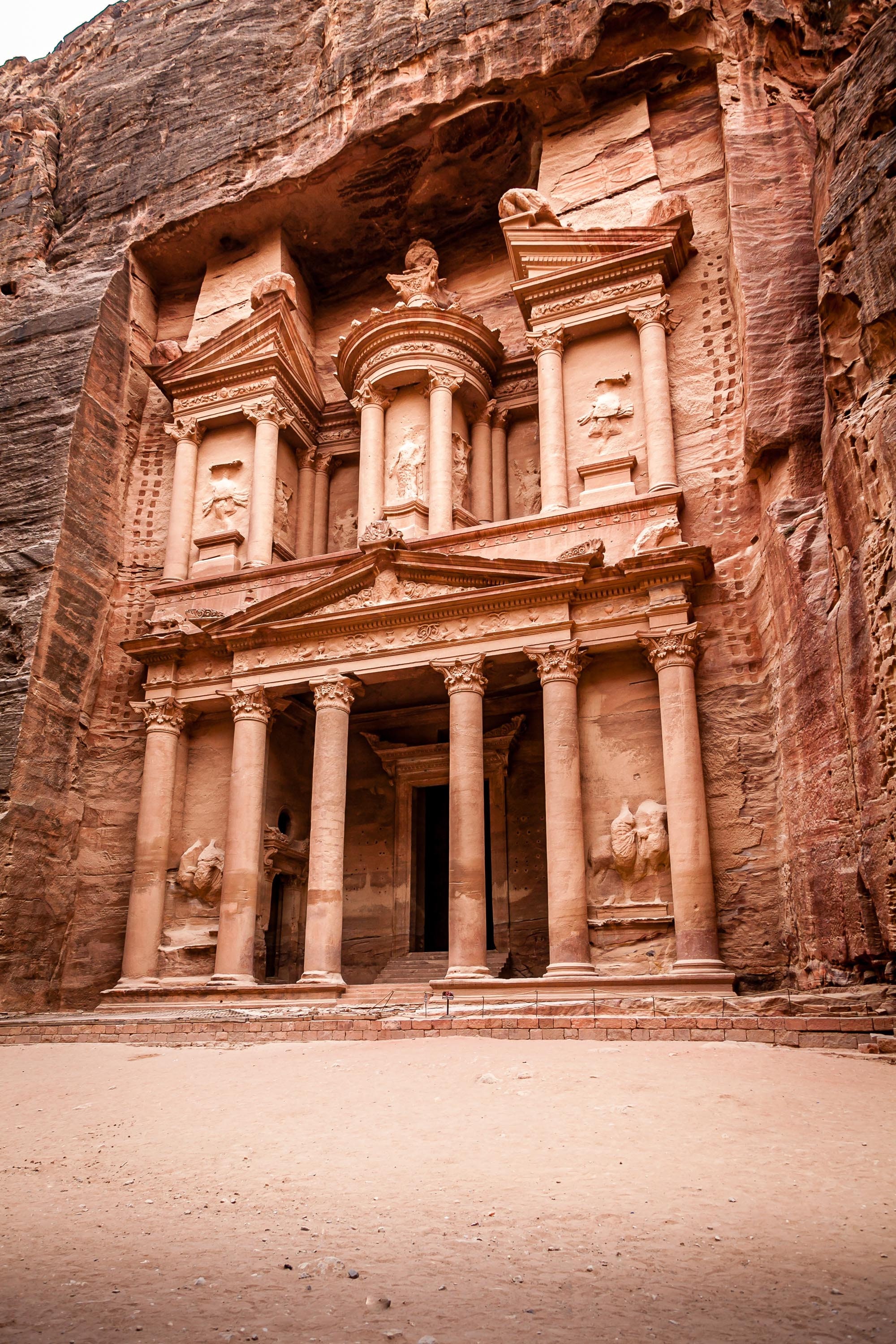 Al Khazneh Treasury in Petra Jordan, Jordan Photo, Petra Structure ...
