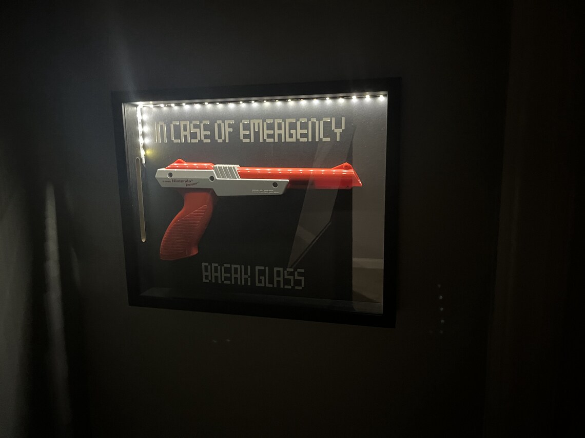 Nintendo Gun 8 Bit Emergency Shadow Box 2 Colors and LED - Etsy