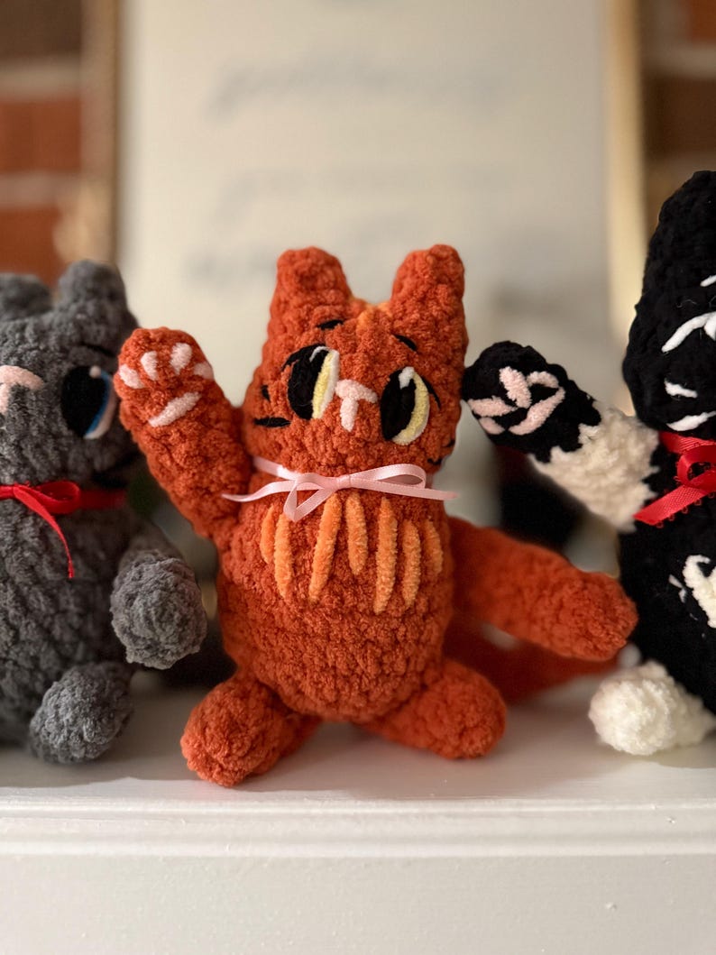 Christmas Cat on A Christmas Tree | Crochet Pattern | Hands Crampin ...