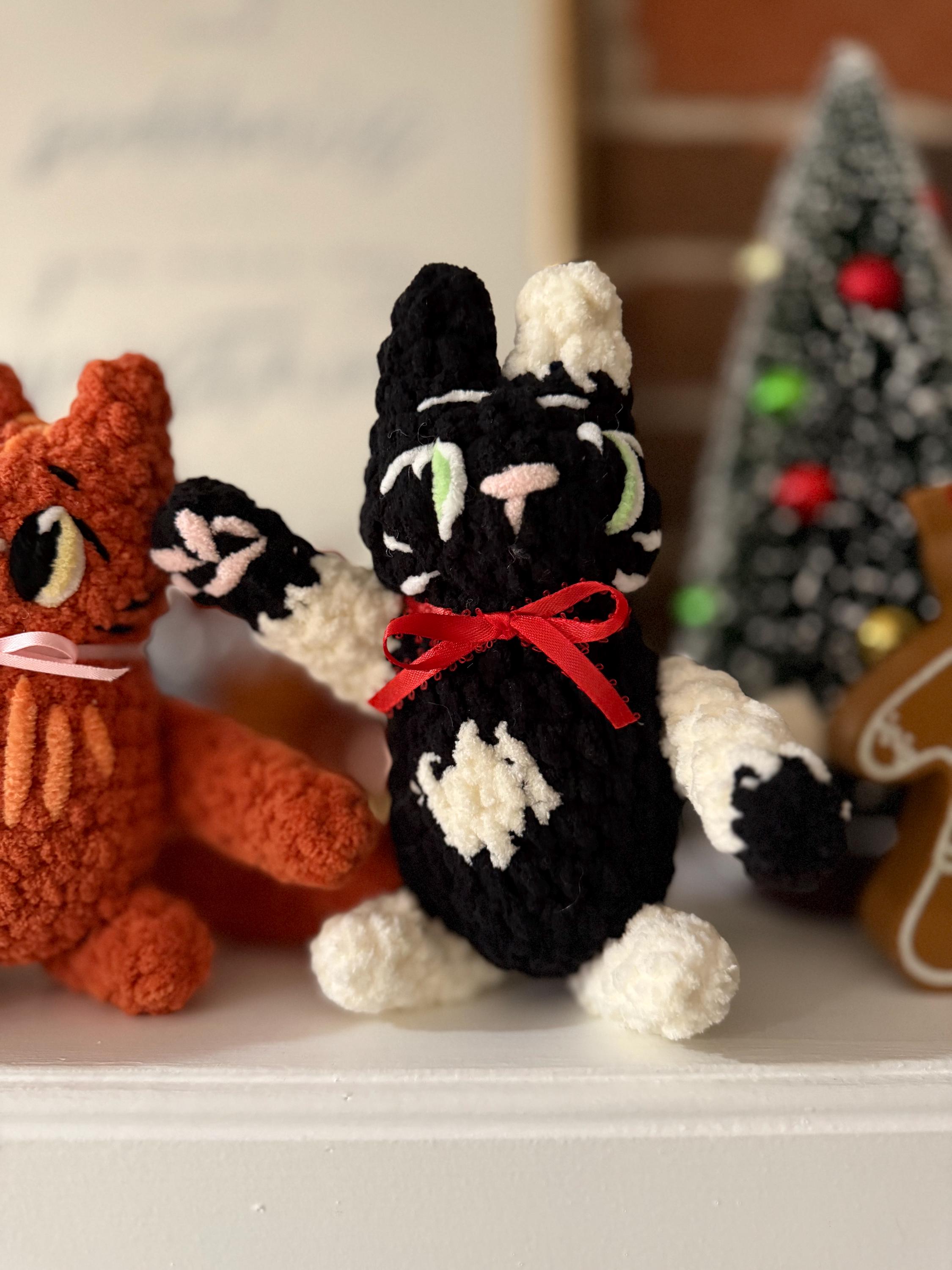Christmas Cat on A Christmas Tree | Crochet Pattern | Hands Crampin ...