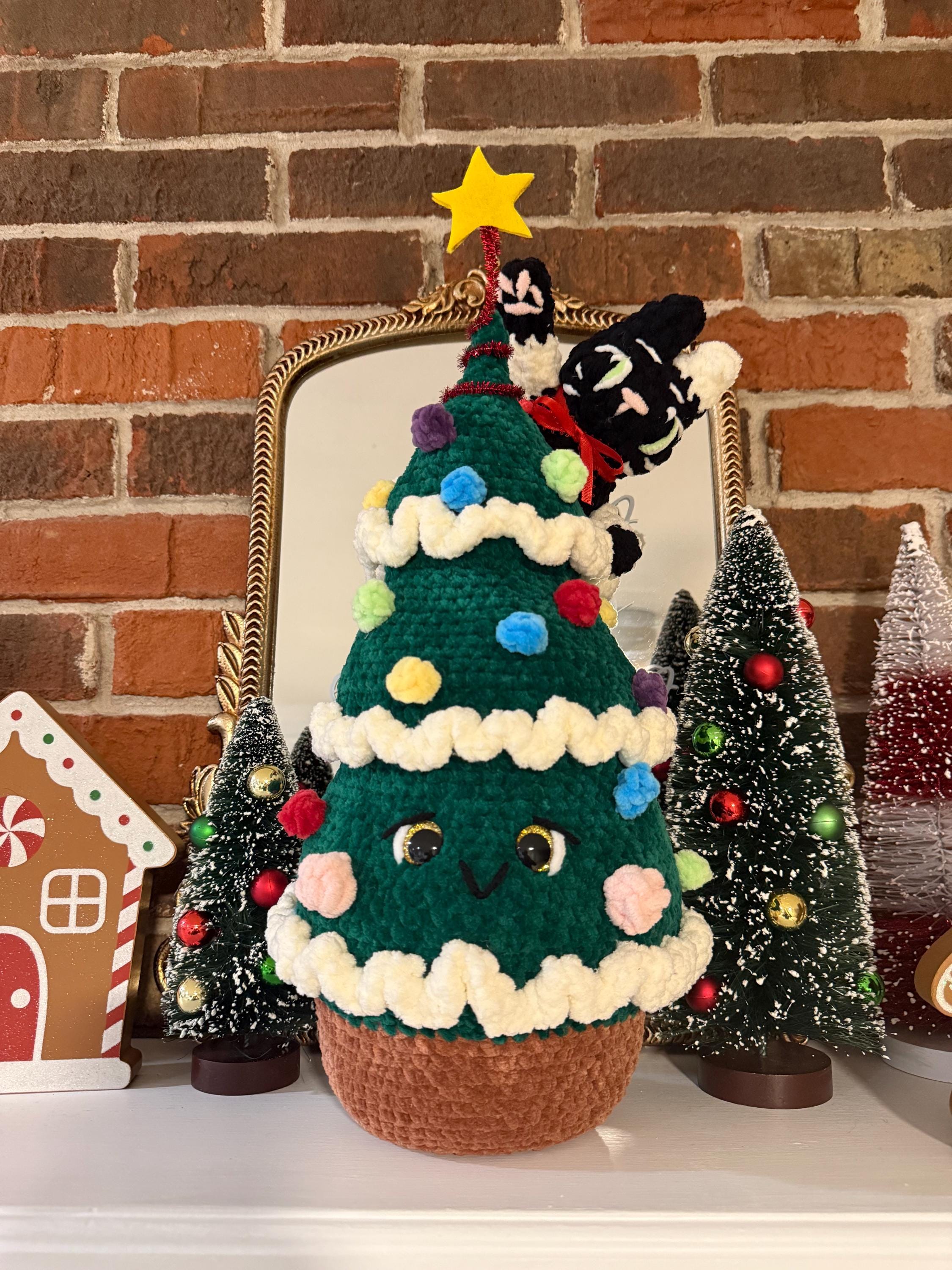 Christmas Cat on A Christmas Tree | Crochet Pattern | Hands Crampin ...