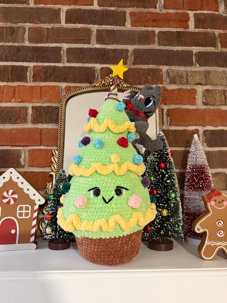 Christmas Cat on A Christmas Tree | Crochet Pattern | Hands Crampin ...