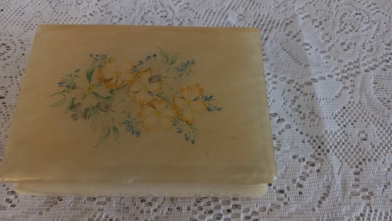 Alabaster ladies dressing table box Vintage from 1950… - Gem