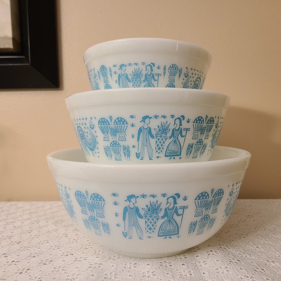 PYREX Butterprint Amish / White and Turquoise Mixing Bowl Set 401, 402 ...