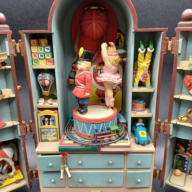 Enesco 1989 the Dream Keeper Animated Music Box - Etsy