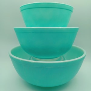 Pyrex Robin's Egg Blue Nesting Bowls, Set of 3 - Etsy