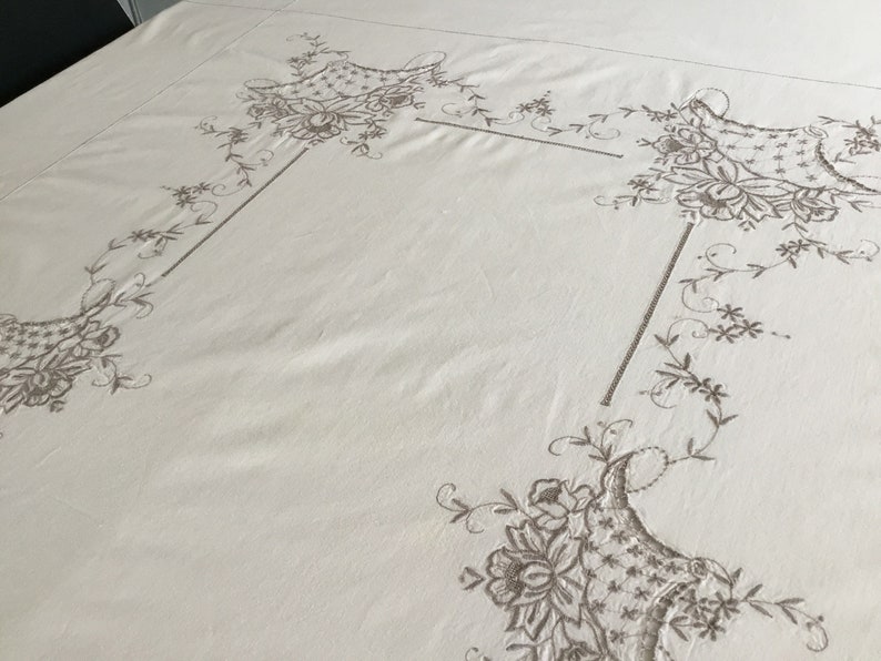 Beautiful Vintage Madeira Cut Embroidered Tablecloth. 97’x65’1/4 - Etsy