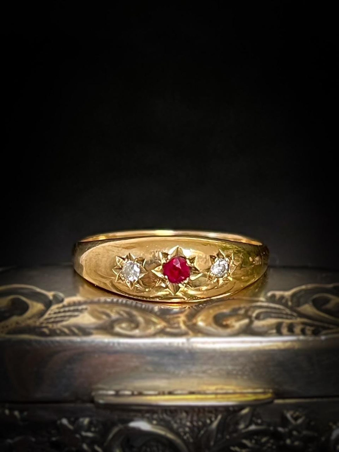 Vintage Diamond & Ruby Gypsy Ring in 9ct Gold Starburst Star Burst ...