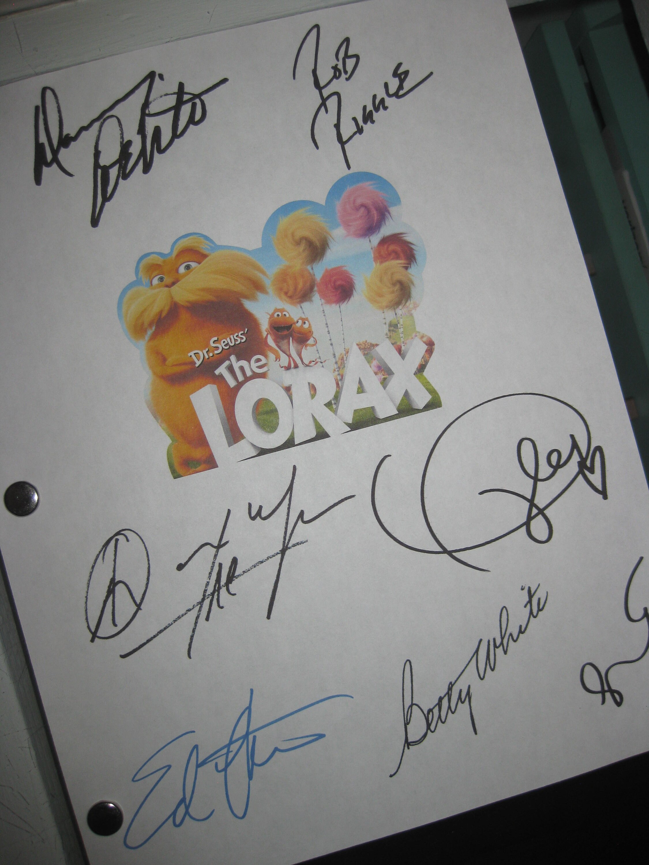 The Lorax Signed Movie Film Script Screenplay X7 Autograph Zac Efron ...