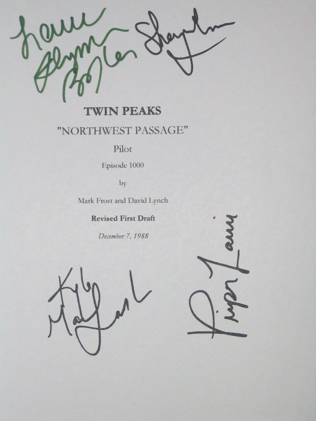 Twin Peaks Pilot Cast Signed TV Screenplay Script Autographs Lara Flynn ...