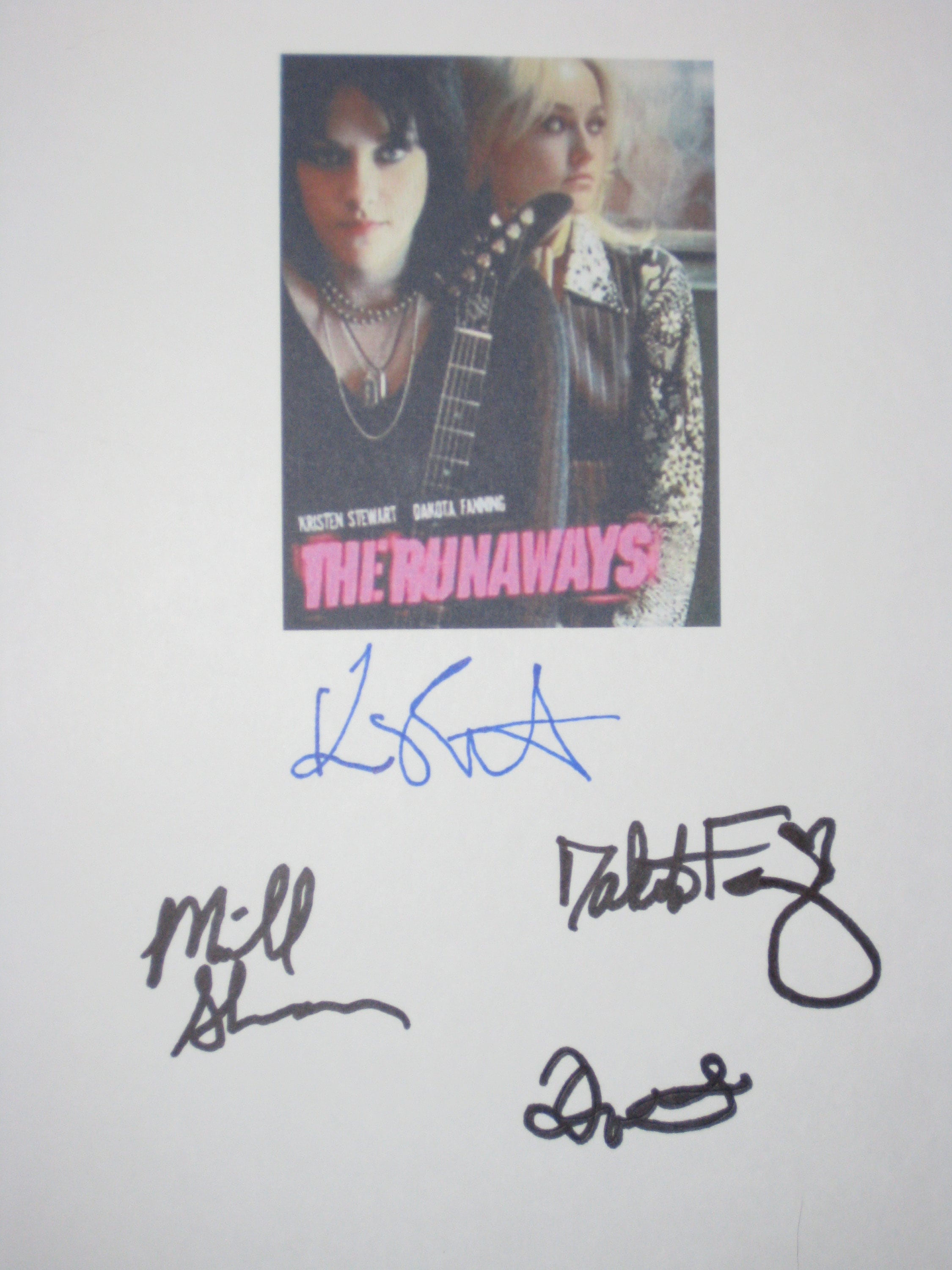 The Runaways Signed Movie Film Script Screenplay X4 Autographs Kristen ...