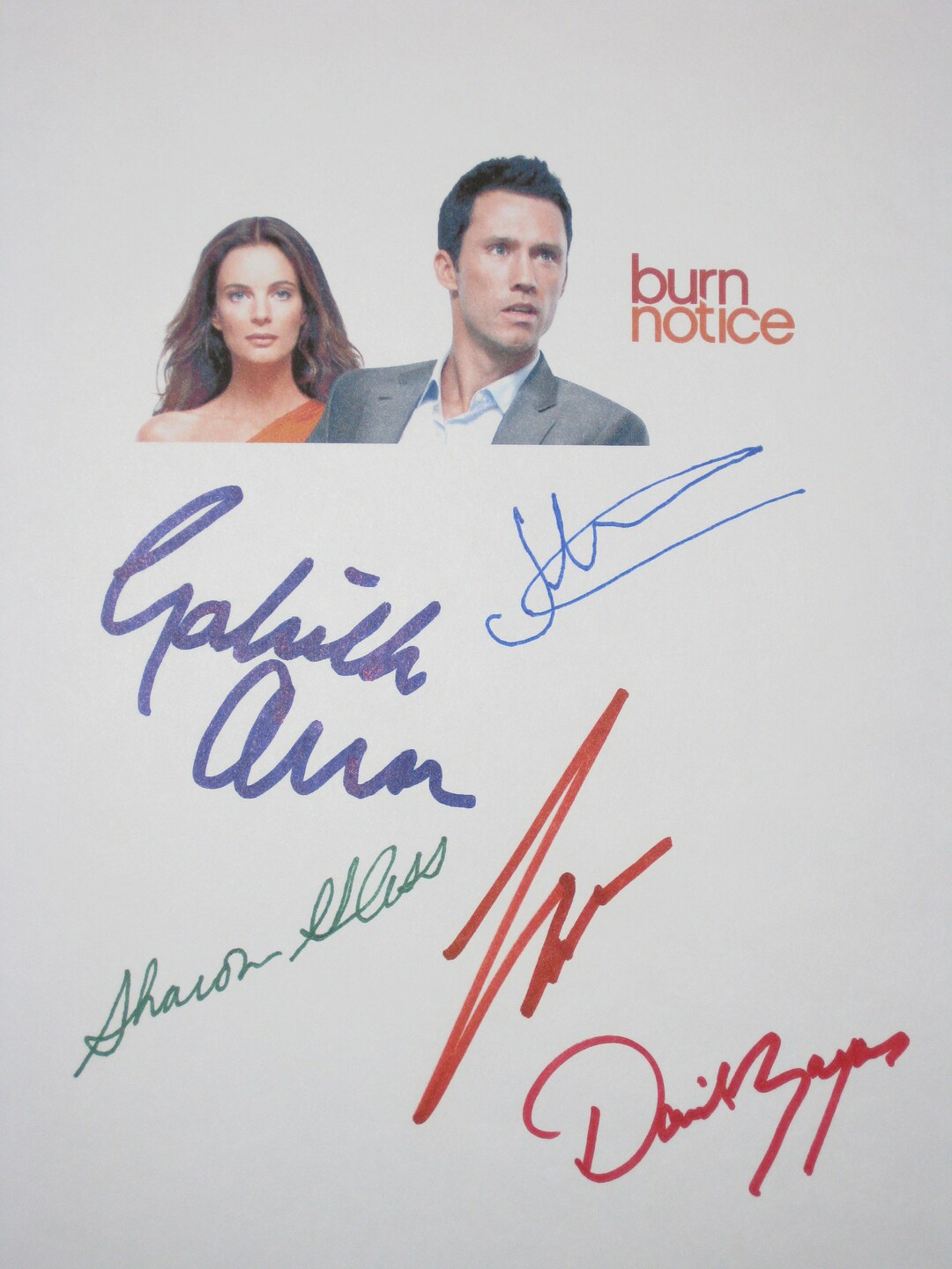Burn Notice Signed Pilot TV Script Screenplay Autograph X5 Bruce Campbell Jeffrey Donovan ...