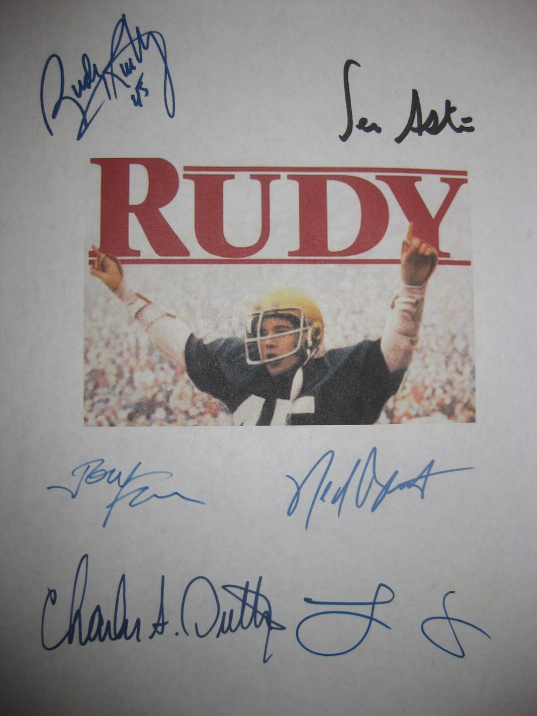 Rudy Signed Film Movie Script Screenplay Autographs Sean Astin Jon ...