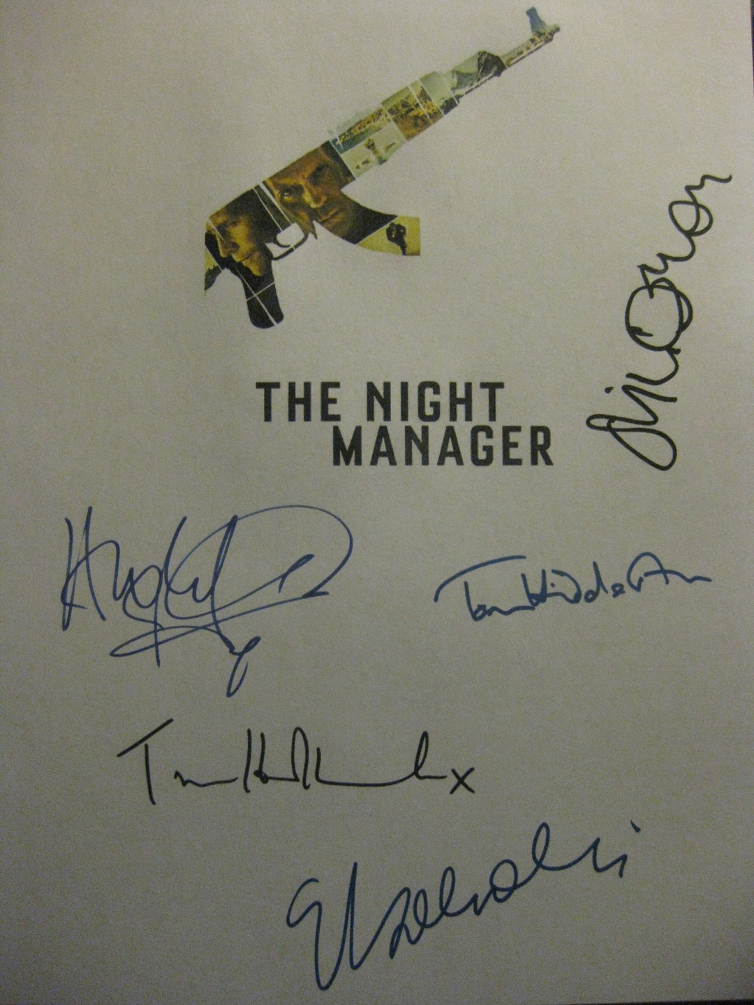 The Night Manager Signed TV Script Screenplay Autograph Hugh Laurie Tom ...