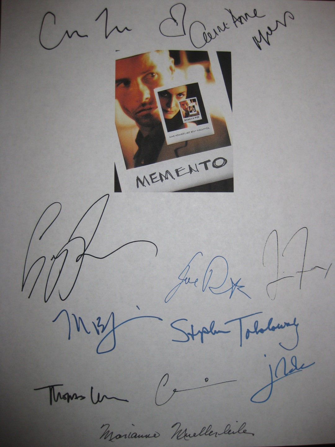 Memento Signed Film Movie Screenplay Script X11 Autograph Guy Pearce ...