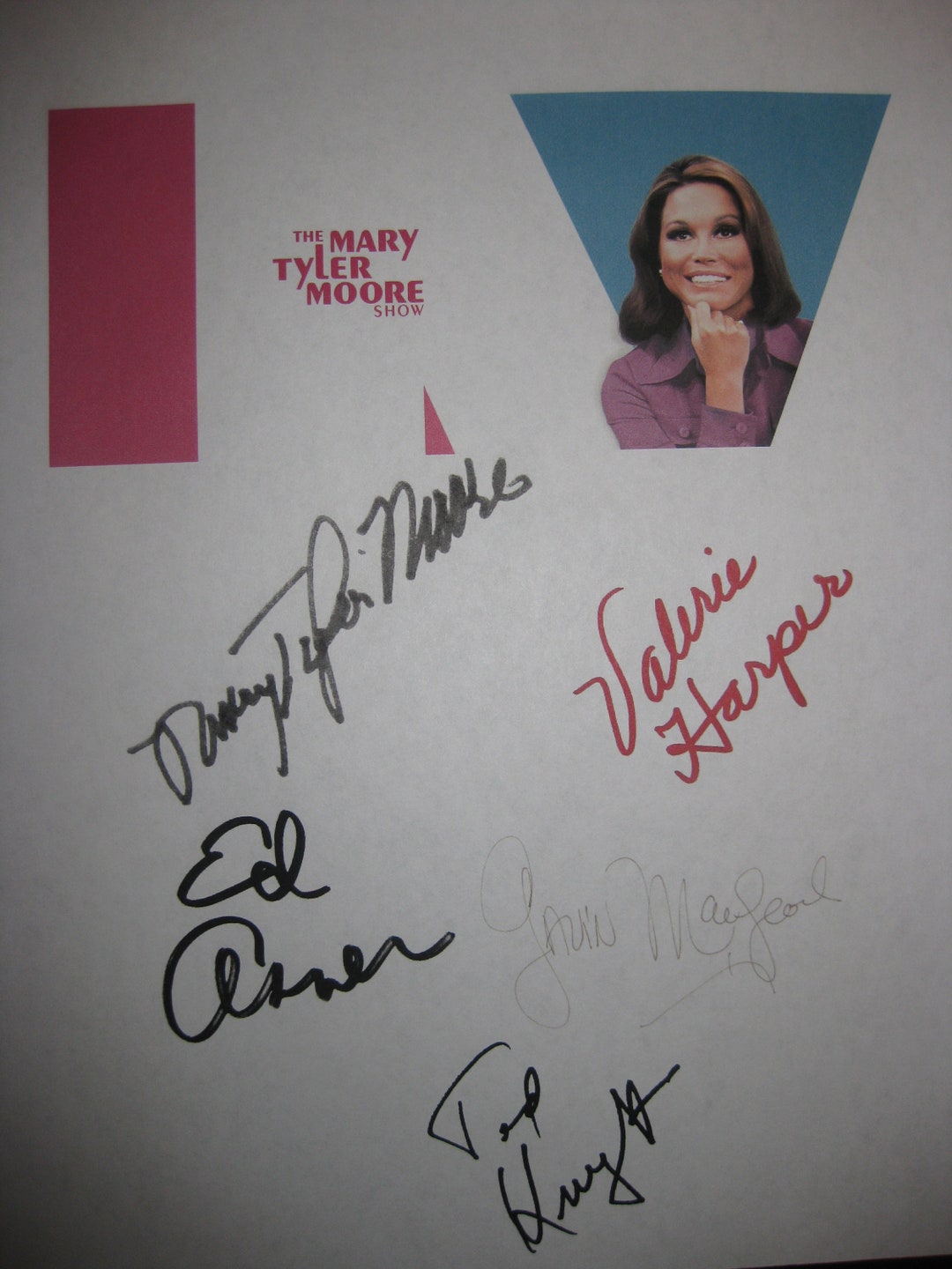 The Mary Tyler Moore Show Signed Script Screenplay Autograph Ed Asner ...