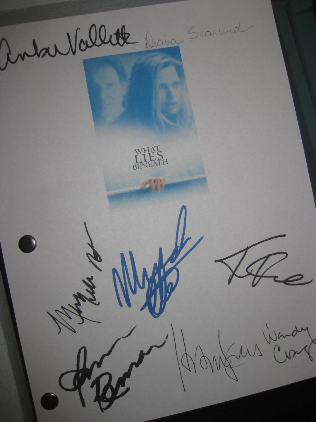 What Lies Beneath Signed Movie Film Script Screenplay X8 Autograph ...