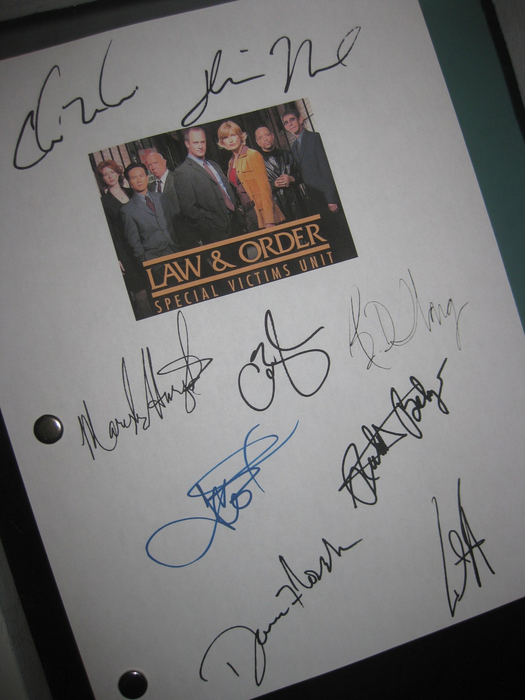 Law & Order SVU Alternate Signed TV Script Screenplay X9 Autographs ...