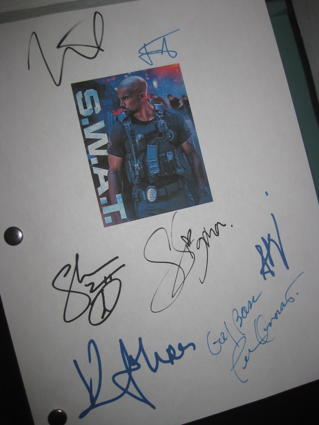 S.W.A.T. Signed TV Pilot Script Screenplay X7 Autographs Shemar Moore ...