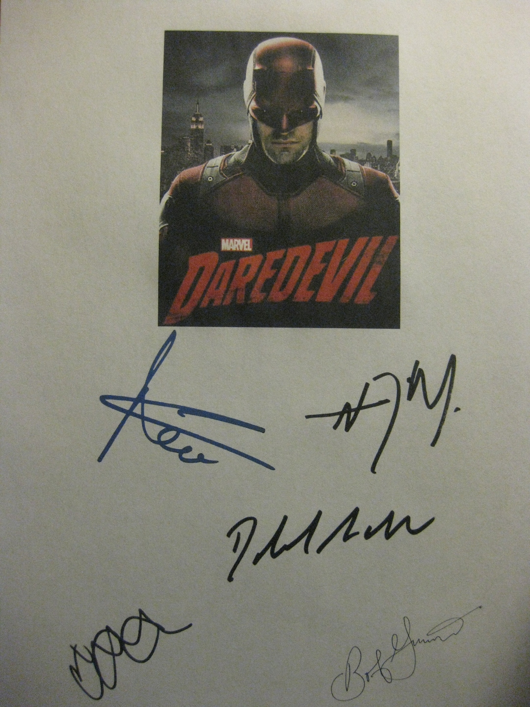 Daredevil Signed TV Script Screenplay X5 Autographs Charlie Cox Deborah Ann Woll Vincent D ...