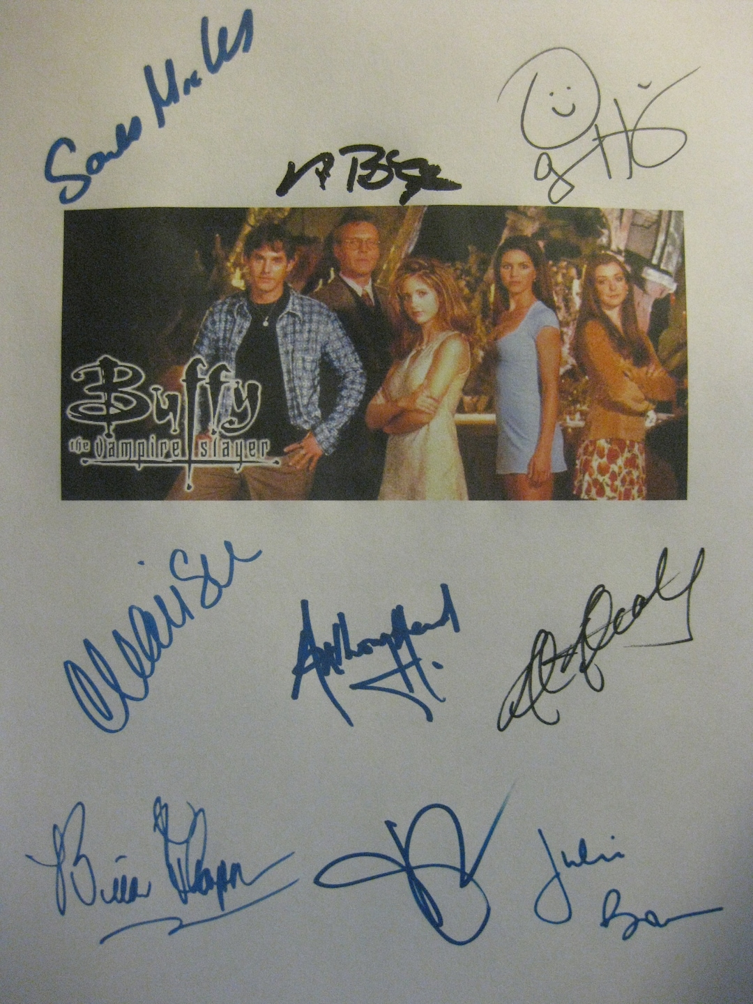 Buffy the Vampire Slayer Signed Pilot Script Screenplay Autograph X9 ...