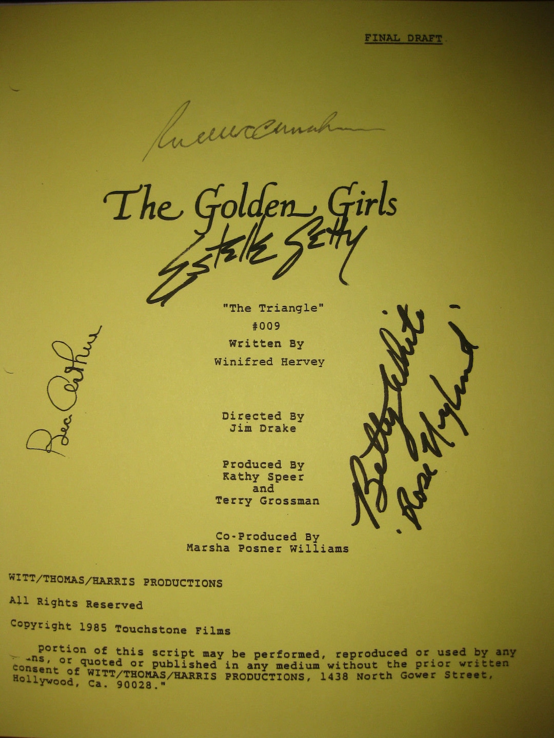 The Golden Girls Signed TV Script Screenplay Autographs Betty White Bea ...