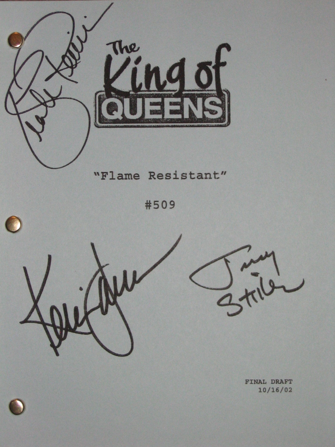 The King of Queens Signed TV Script Screenplay X3 Autograph Kevin James ...
