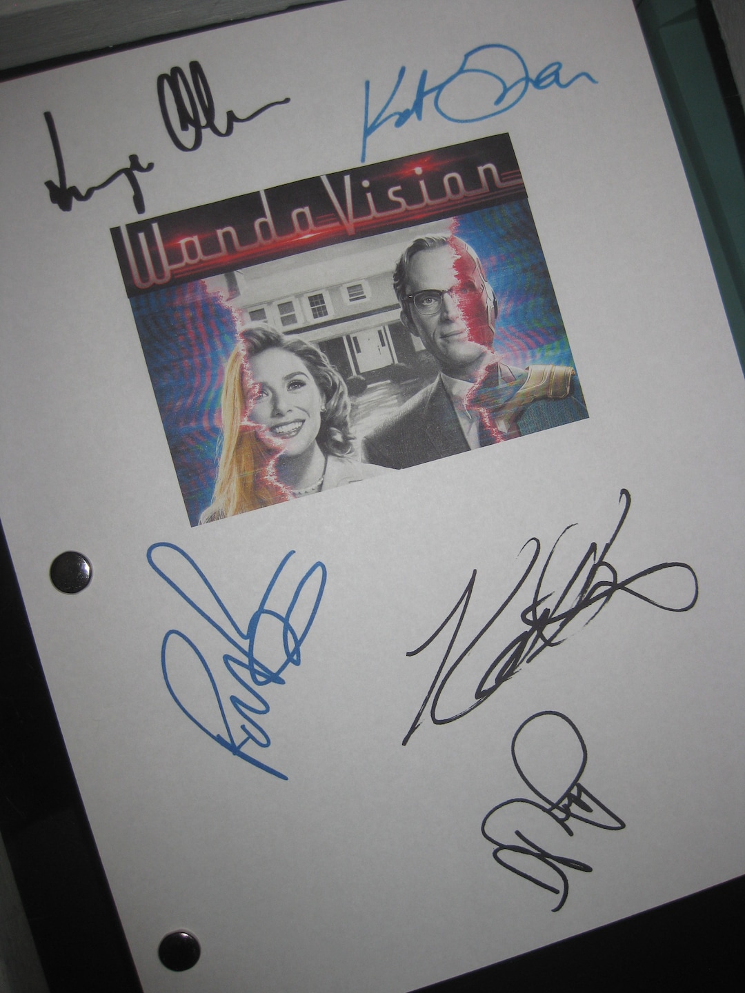 Wandavision Signed TV Pilot Script Screenplay X5 Autographs Elizabeth ...