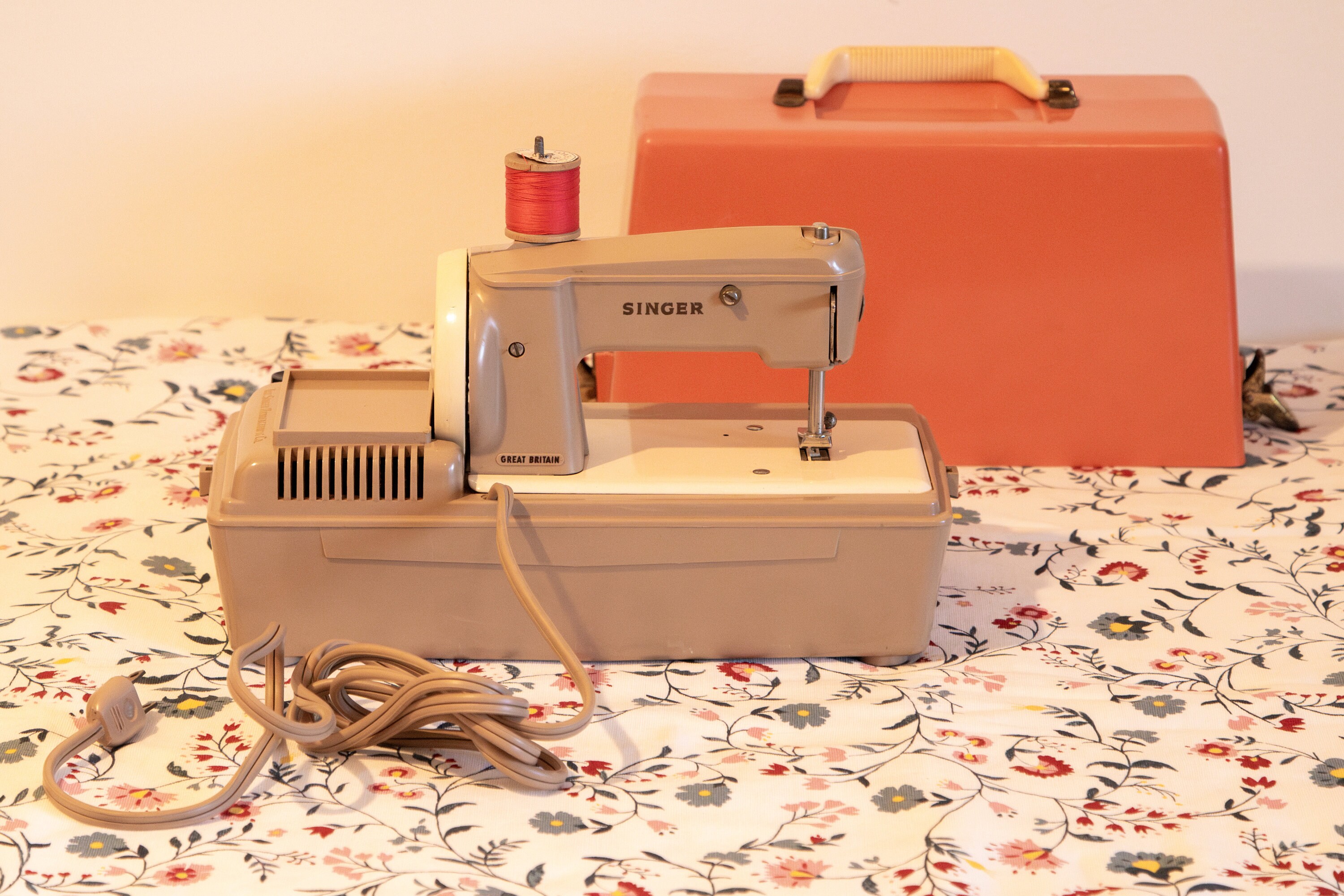 Vintage Singer Sewhandy Model 50D With Case Child's Sewing Machine 60's ...
