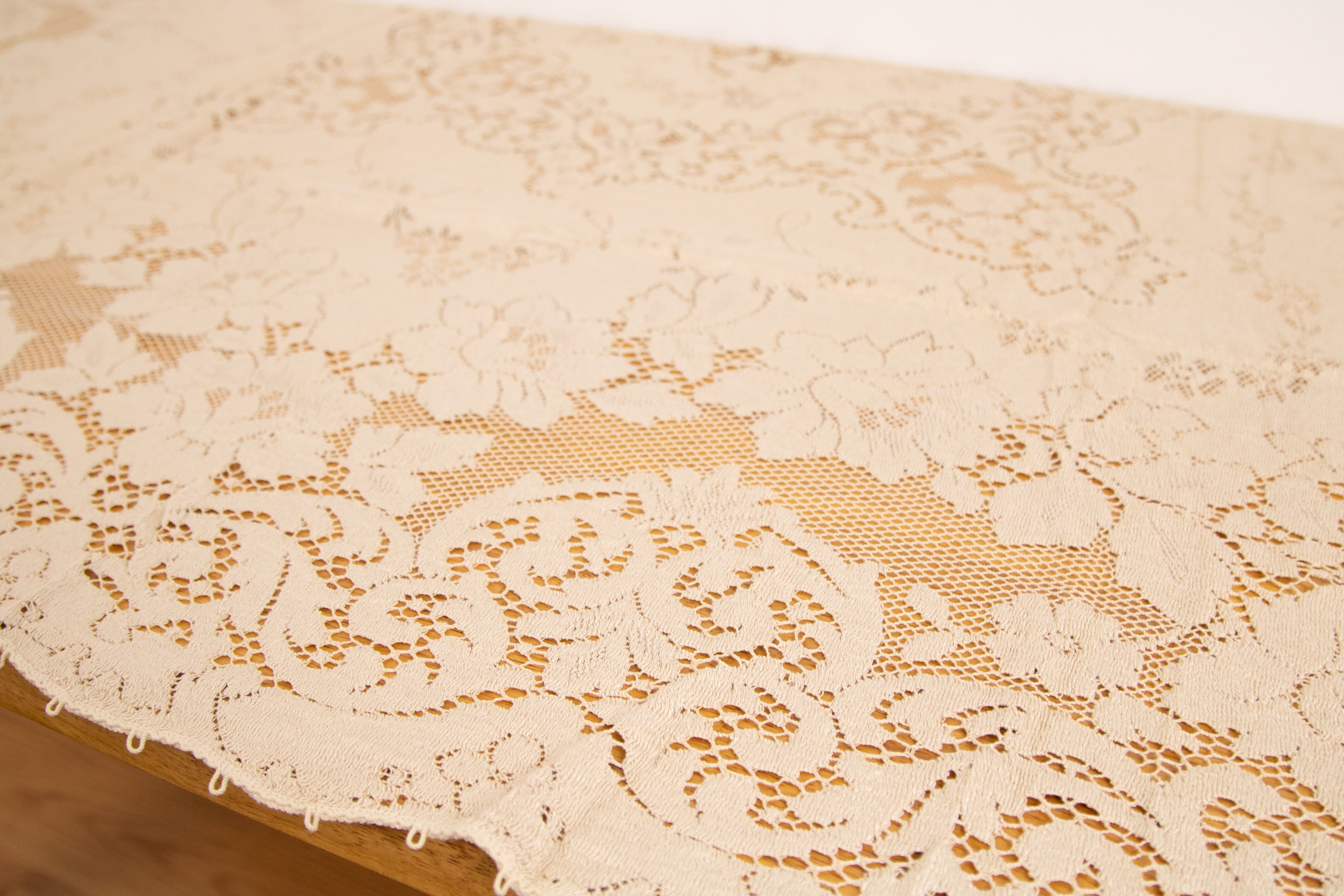AUTHENTIC 1950's Quaker Lace Square Tablecloth With - Etsy
