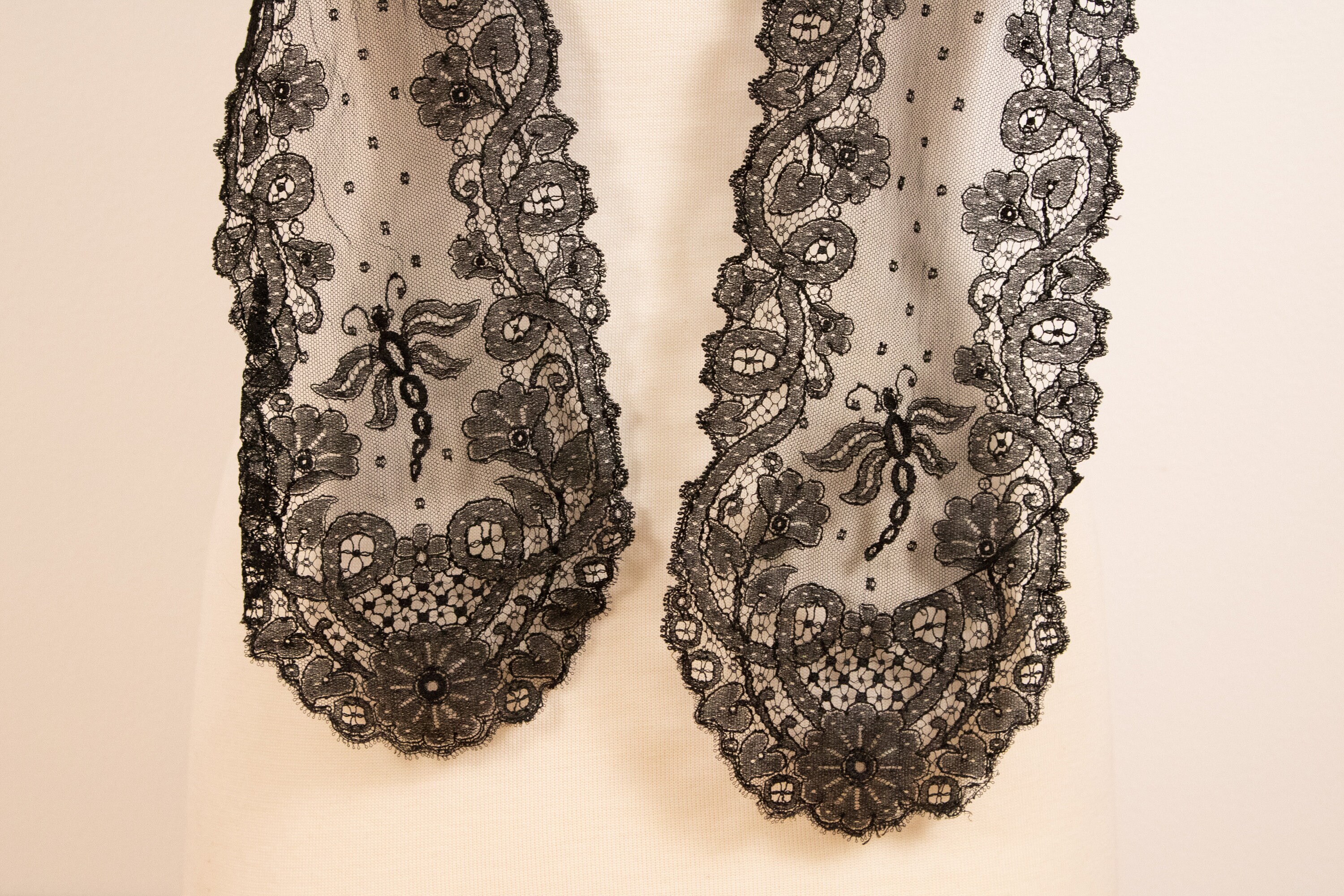 STUNNING 1840s Victorian Black Lace Mourning Lappet Victorian Mourning ...