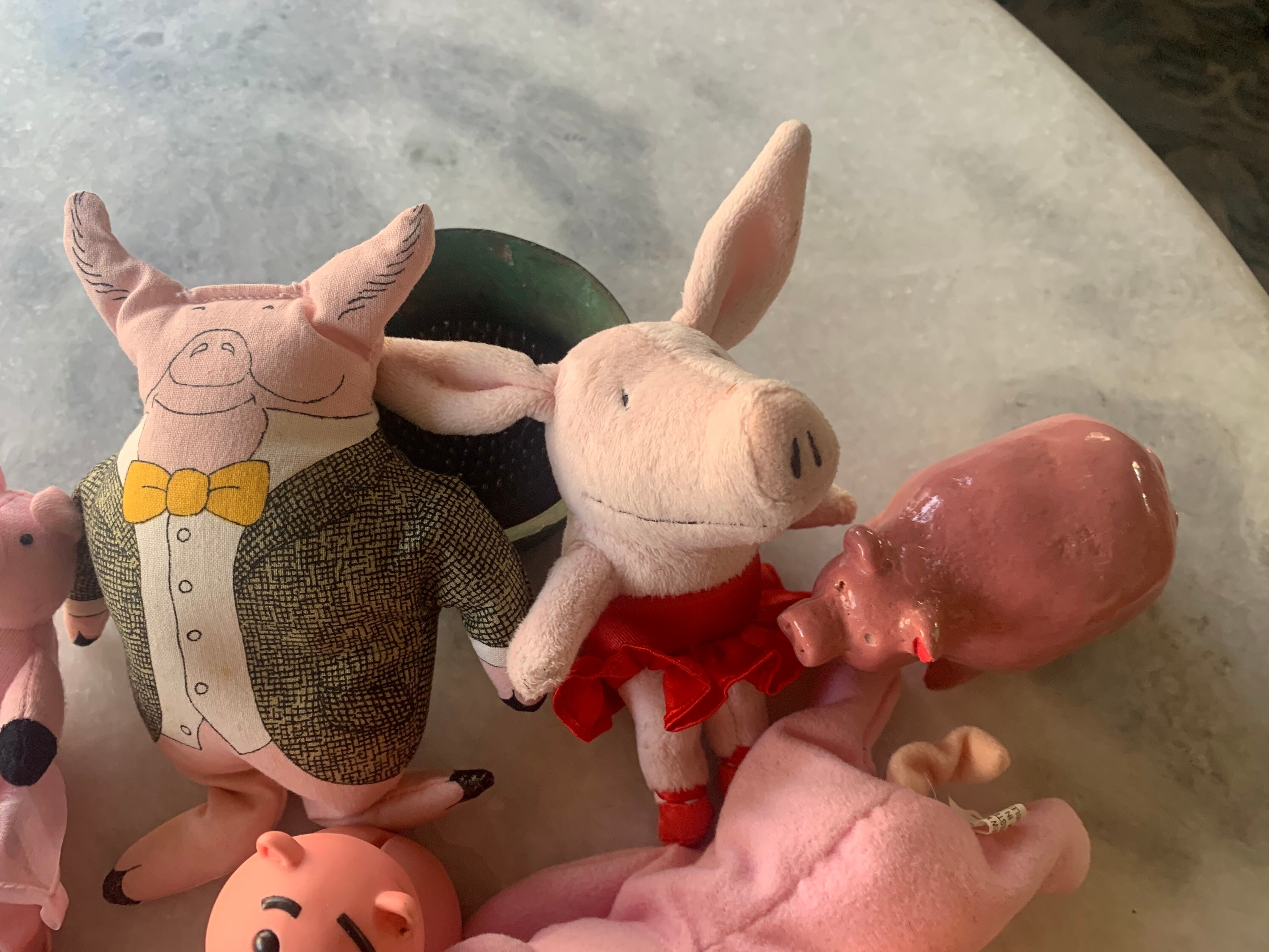 Pigs in a Bag, 24 Barnyard, Cartoon & Book Character Pigs, Pre-owned - Etsy