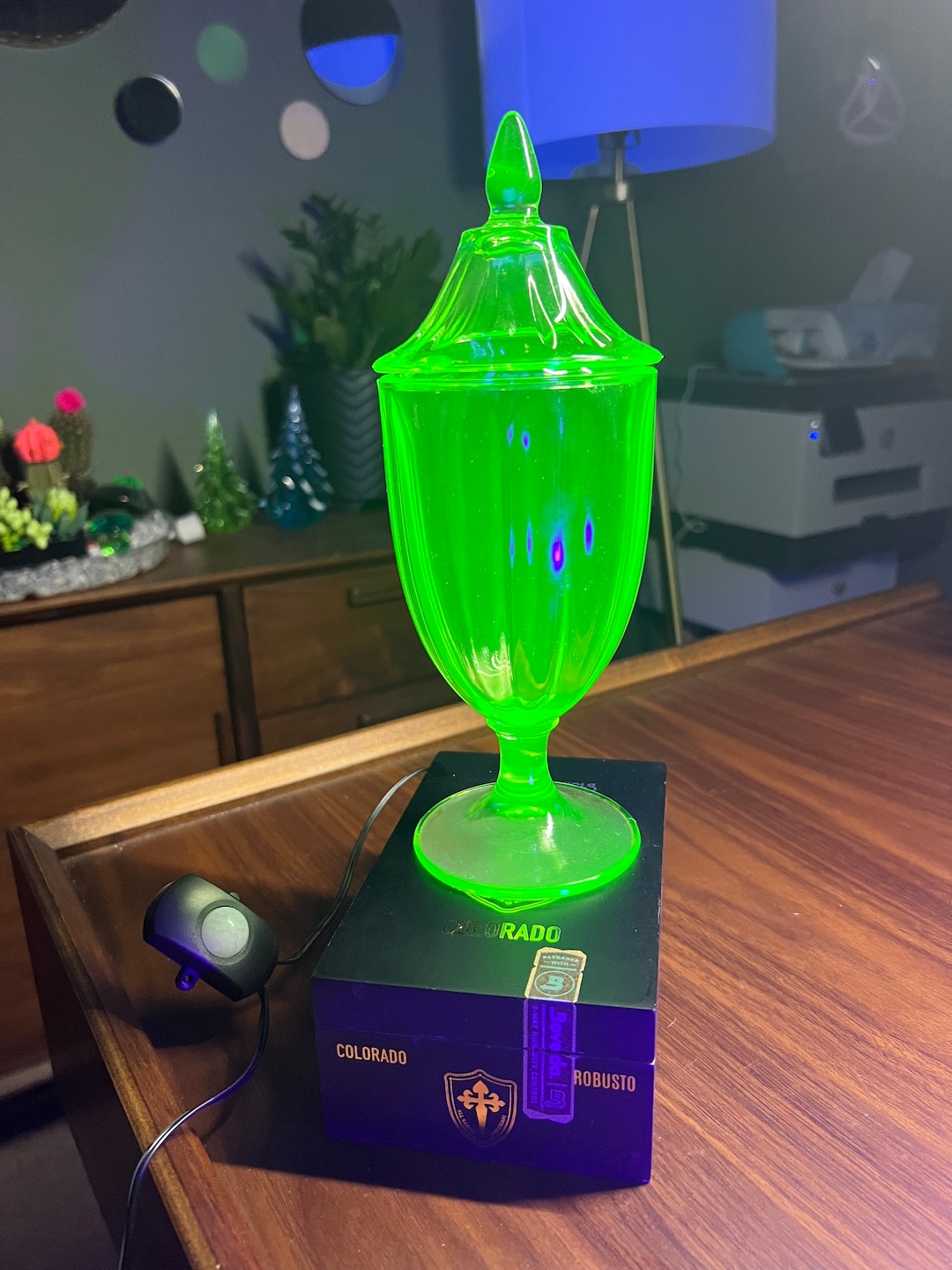 Uranium Glass Jar With UV Cigarbox Light Display - Etsy