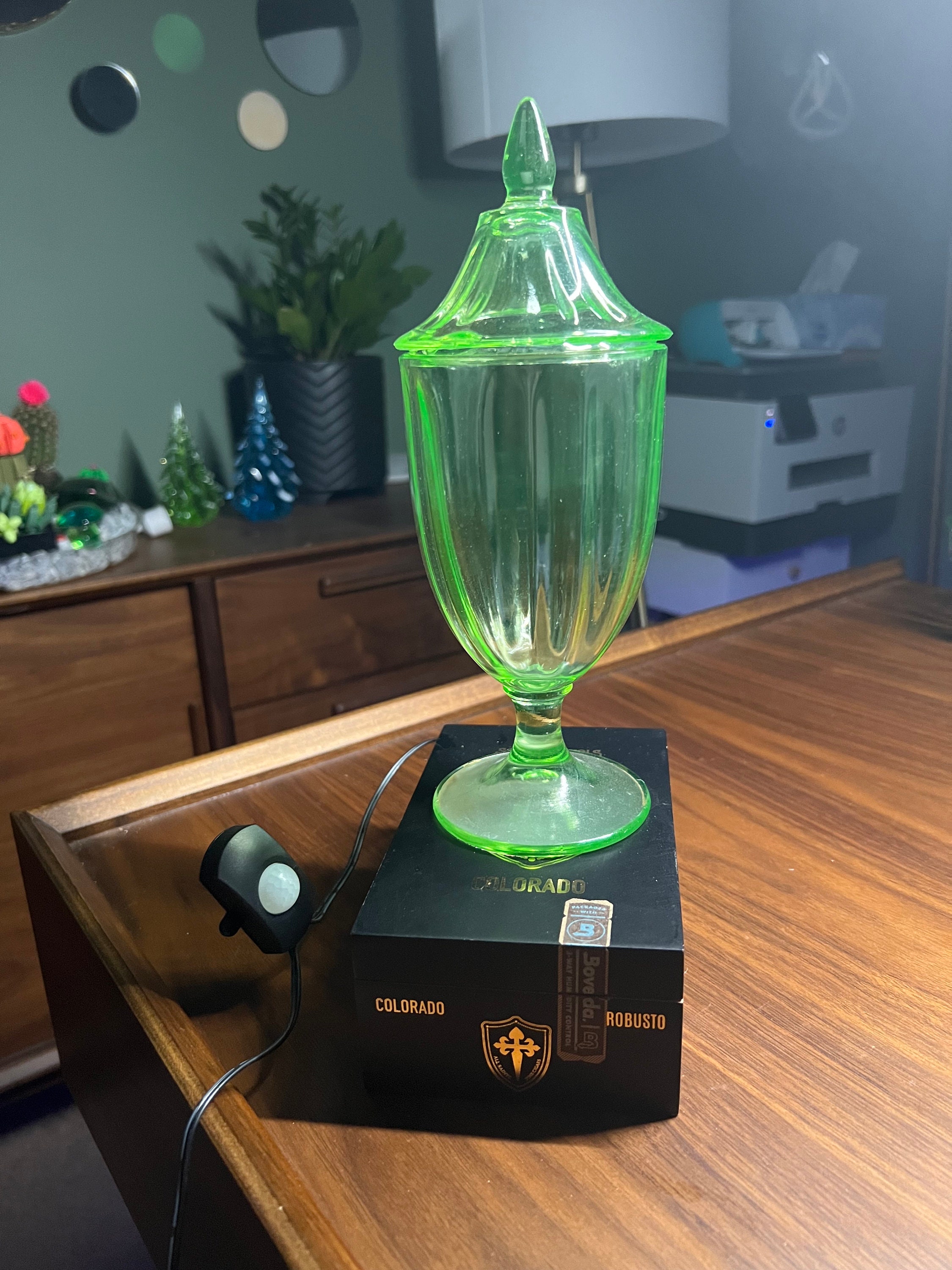 Uranium Glass Jar With UV Cigarbox Light Display - Etsy